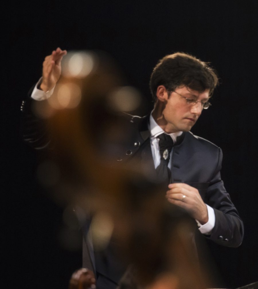 Tiberiu OPREA | Dirijor | Intrând în marea muzică, trăieşti şi ...